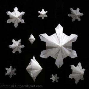 An Origami Snowflake –Great Homemade Christmas Ornament! – Leyla Torres ...